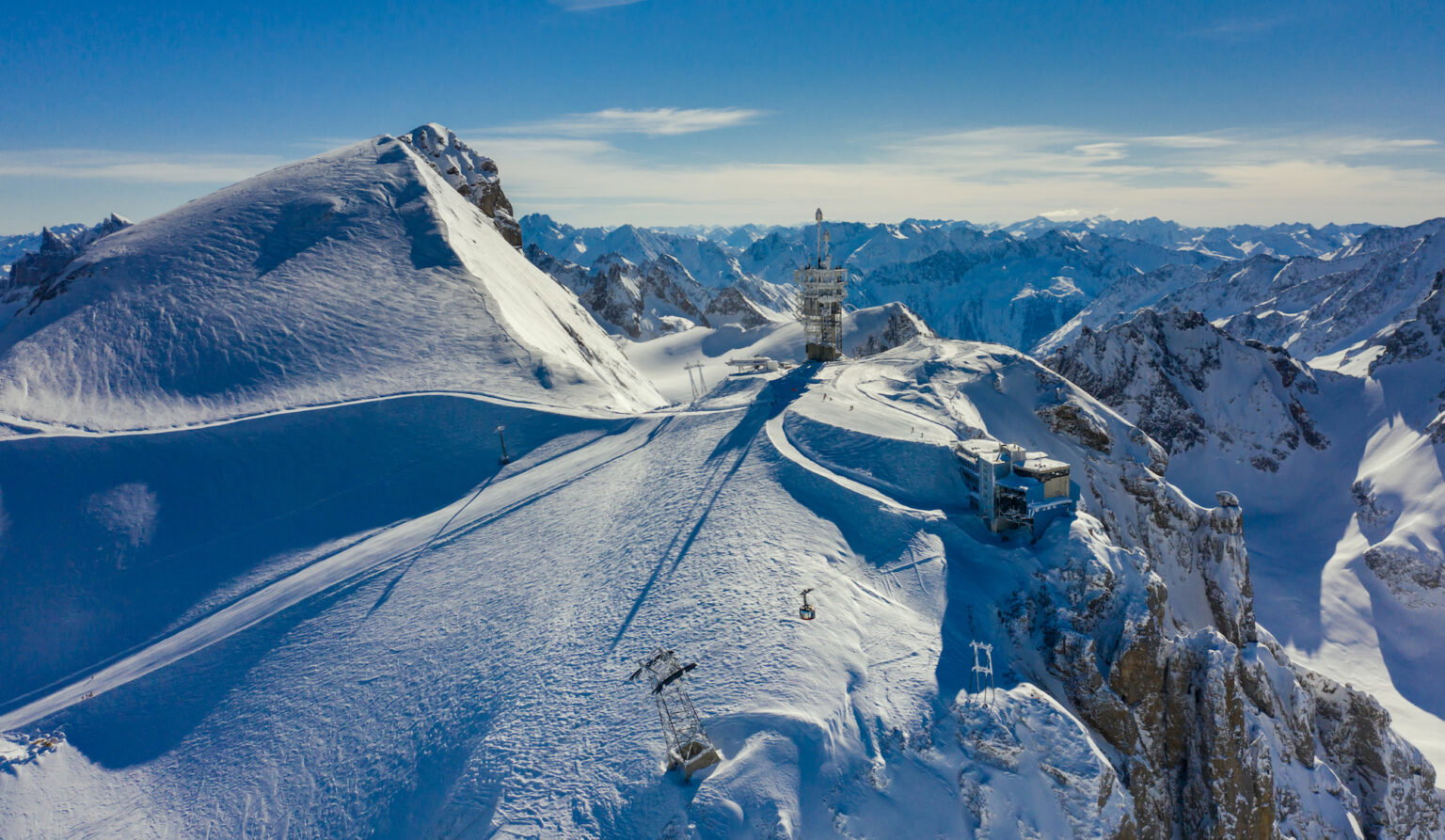 On top of Mt. Titlis (3020 metres above sea level) - International ...