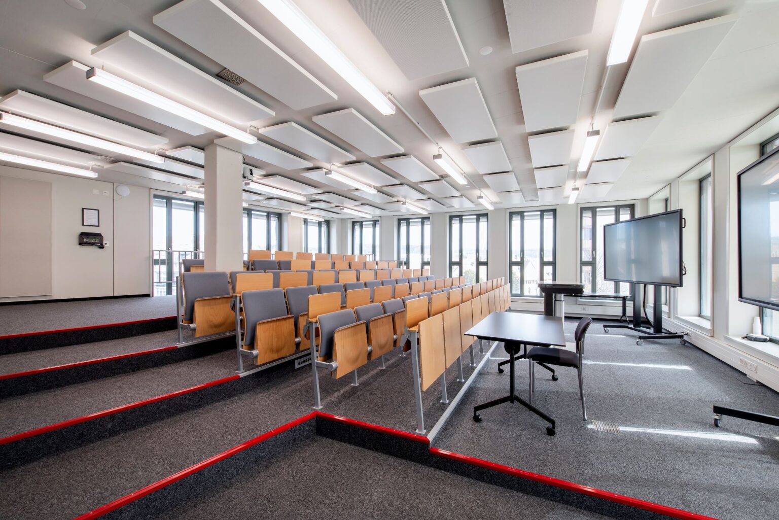 SBS Swiss Business School - International School Parent